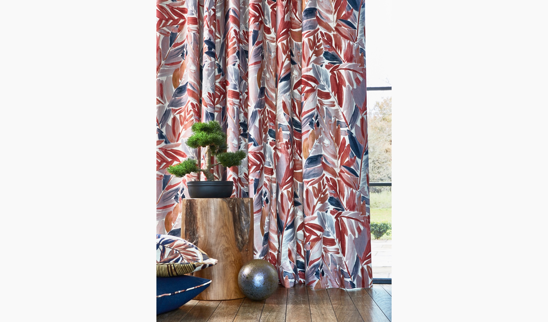 NOU: perdele, draperii și textile colorate de la Prestigious Textiles ...